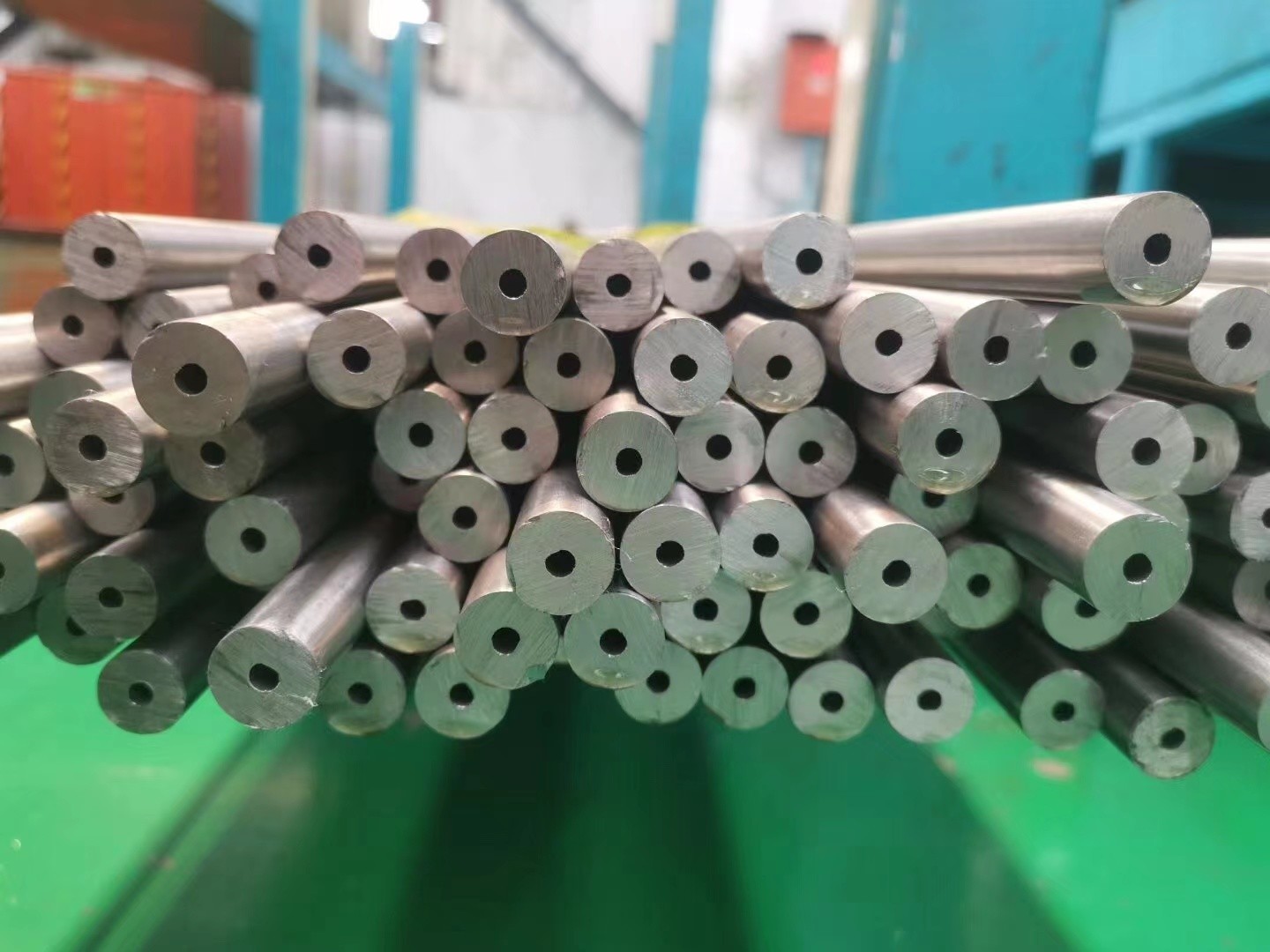 Cold Drawn Precision Carbon Seamless Steel Pipe H8 Tolerance Honing Tube DIN2391